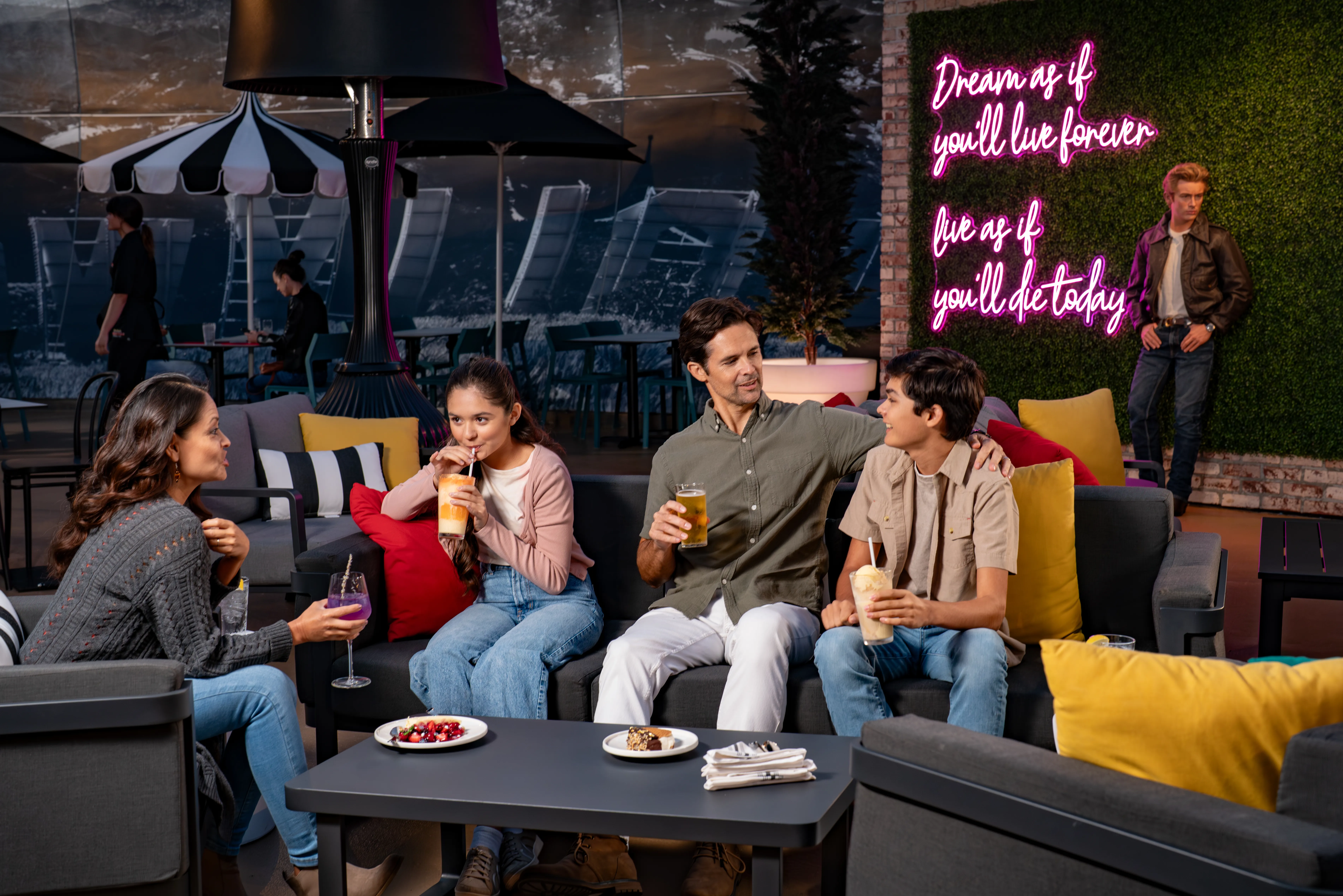 Hollywood Rooftop Restaurant & Bar by Madame Tussauds